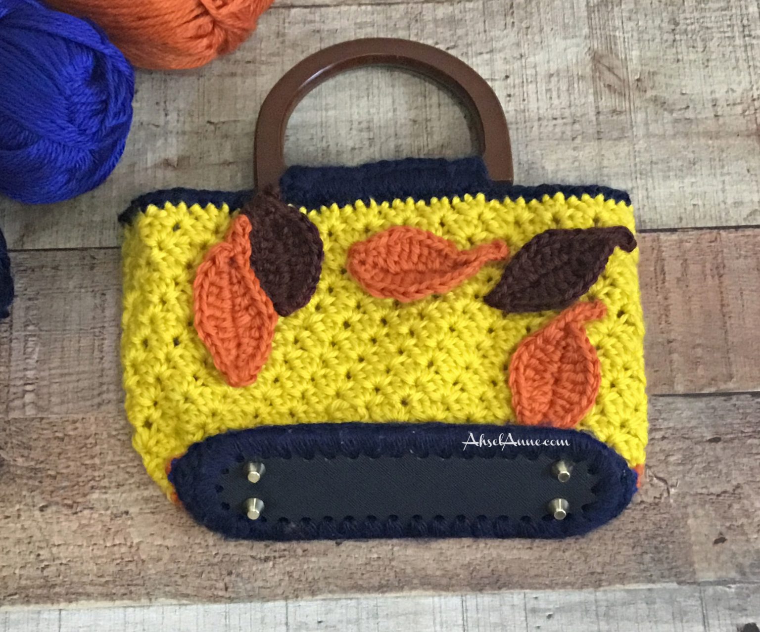 CATCH THE FALL PURSE - CROCHET PURSE- Ahsel Anne